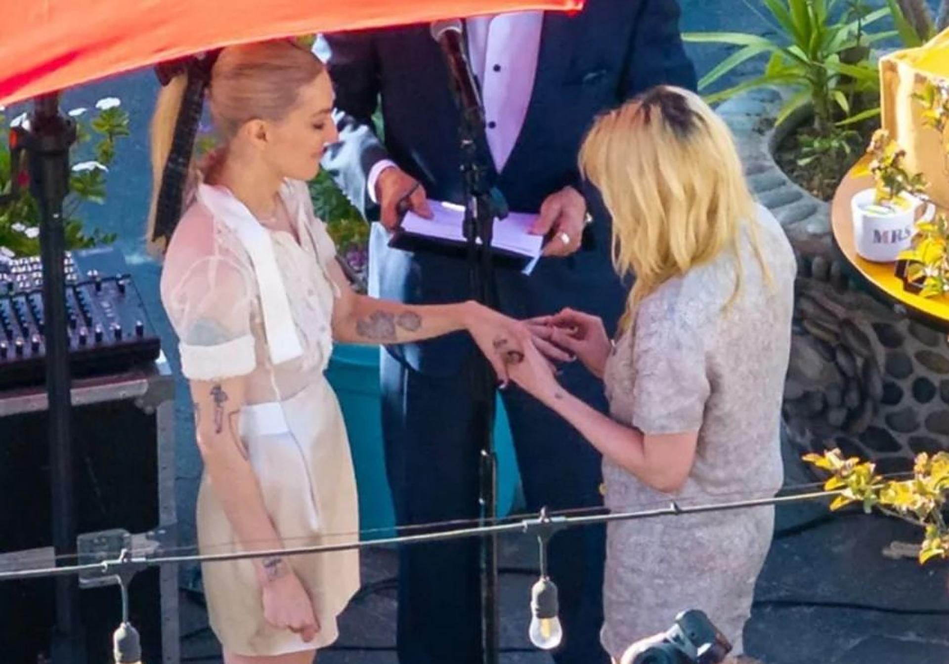 Kristen Stewart, protagonista de Crepúsculo, se casa con Dylan Meyer en ...